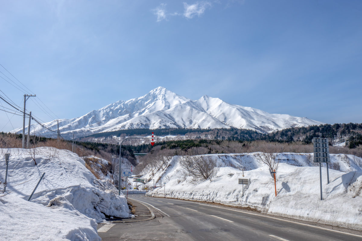 Analyzing the amount of soot particles deposited on the ground over the ...